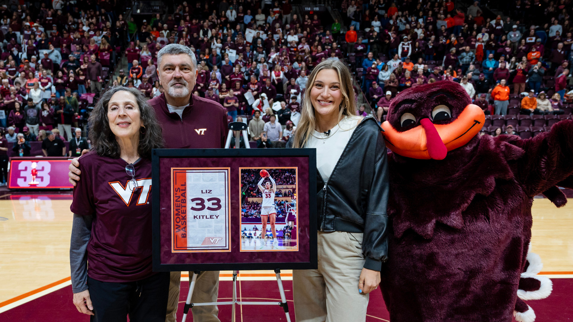 Liz Kitley Night Gallery - Virginia Tech Athletics
