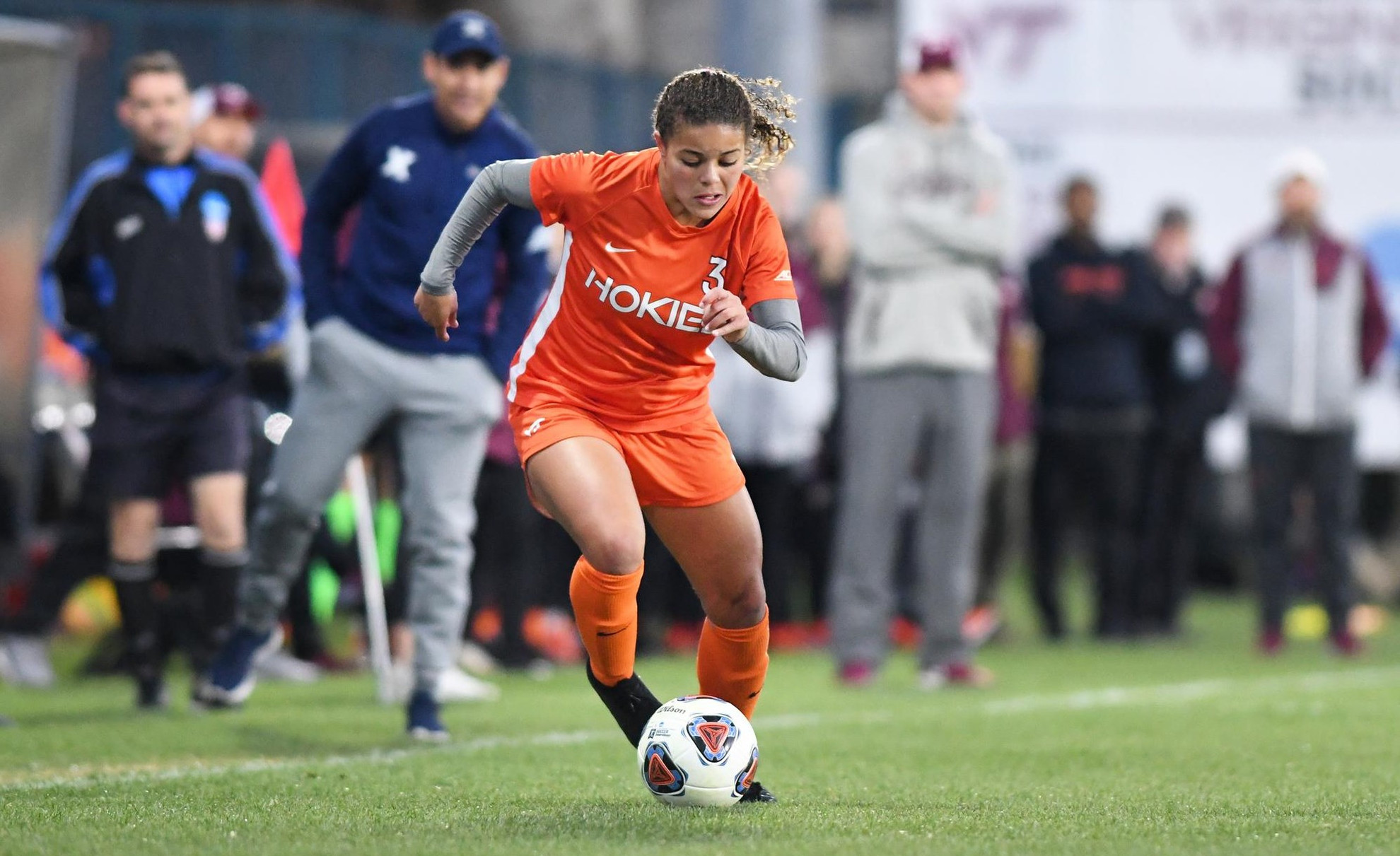 Thompson signs pro contract with Spanish club team - Virginia Tech ...