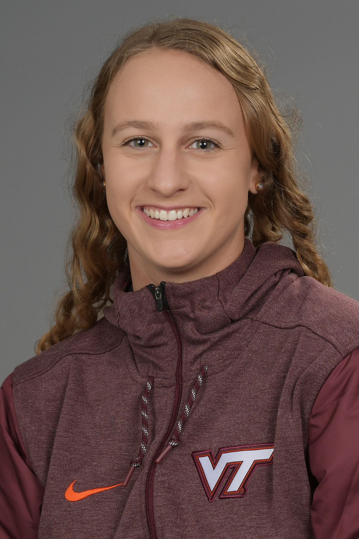 Chloe Hicks - Swimming & Diving 2017-18 - Virginia Tech Athletics