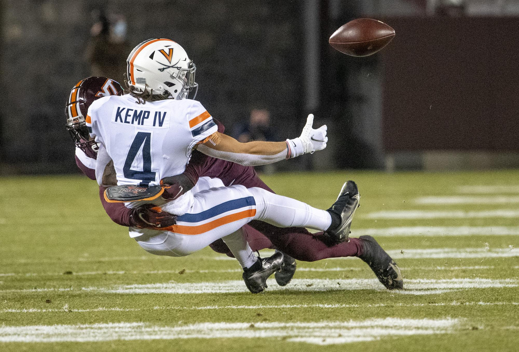 Hokies run past UVA in regular-season finale, 33-15 - Virginia Tech ...