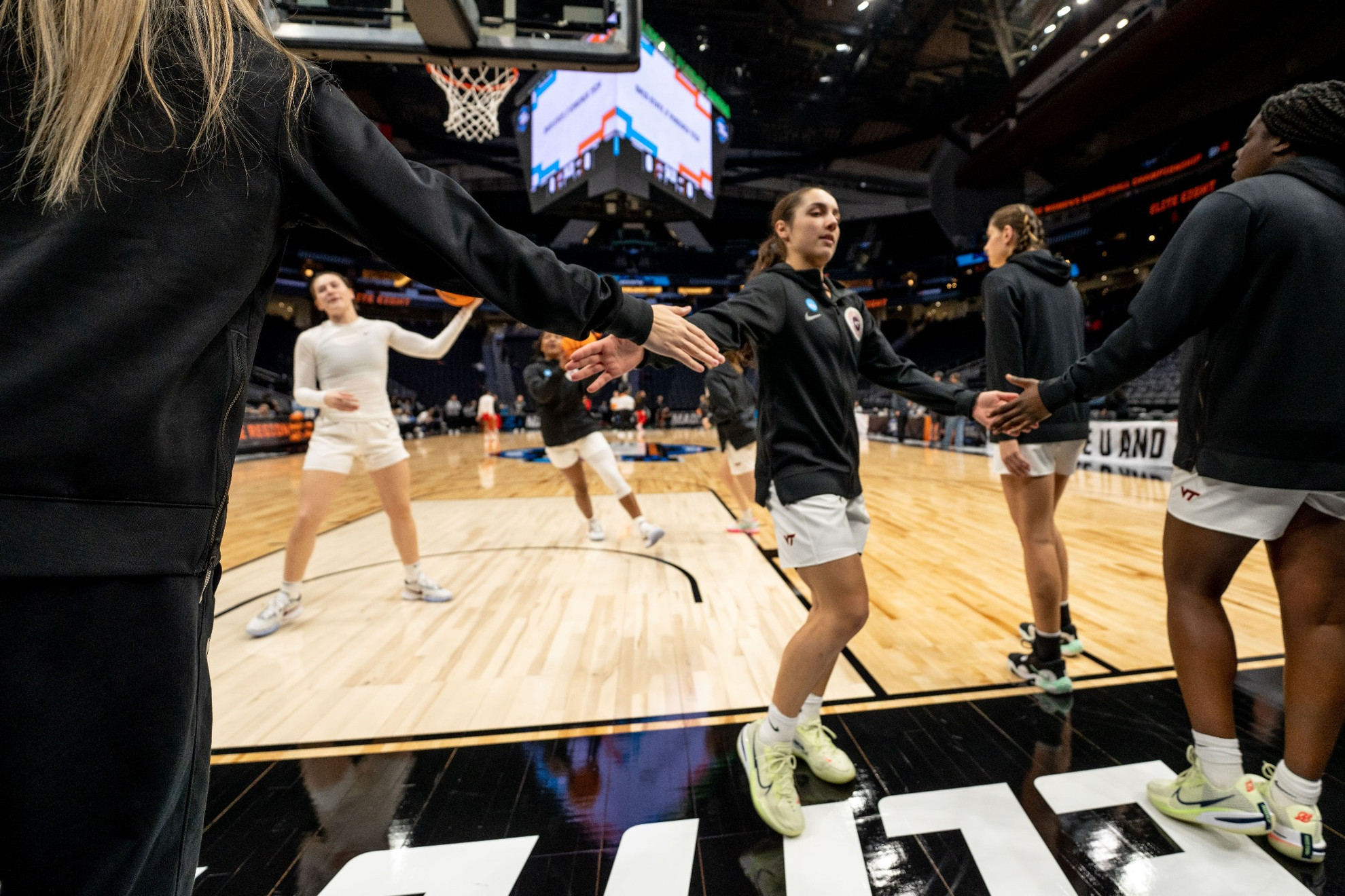 WBB: Elite Eight Sendoff and Arrival - Virginia Tech Athletics